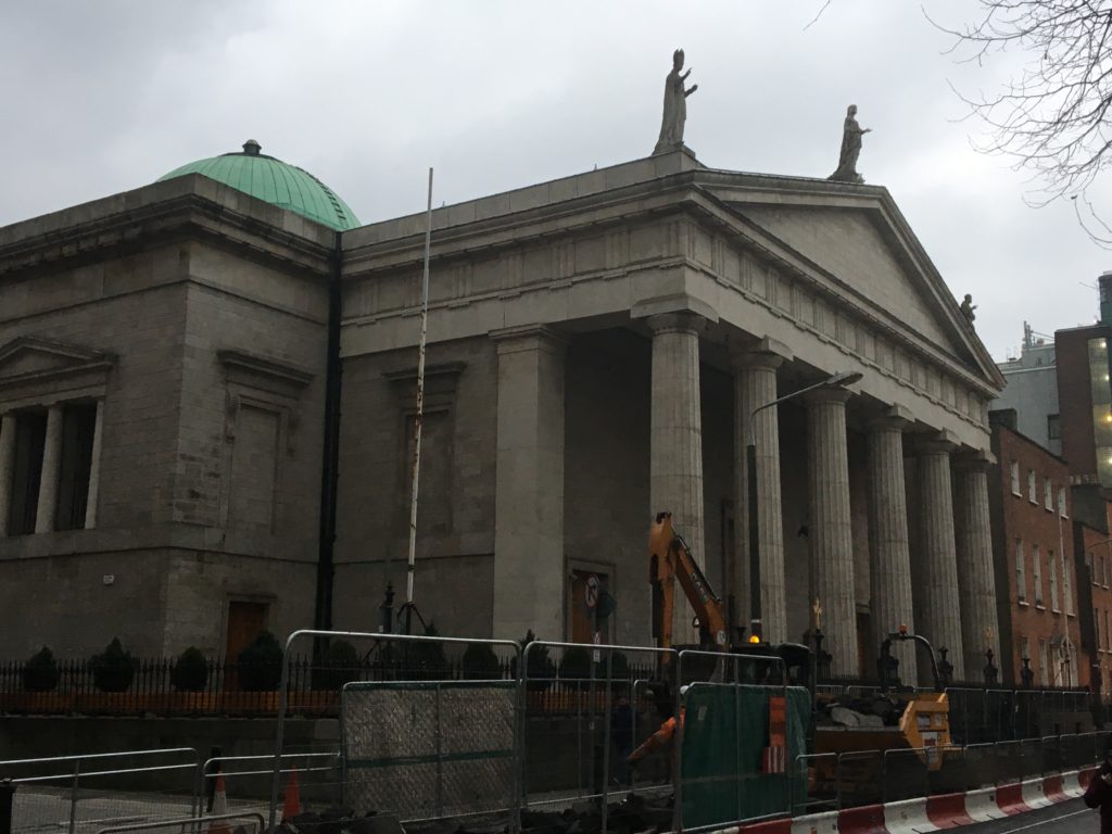 Dublin: A Walking Tour to the General Post Office and a Stop for a Pint ...
